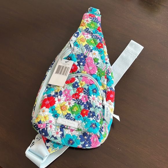 Vera Bradley | Bags | Vera Bradley Far Out Floral Essential Compact ...
